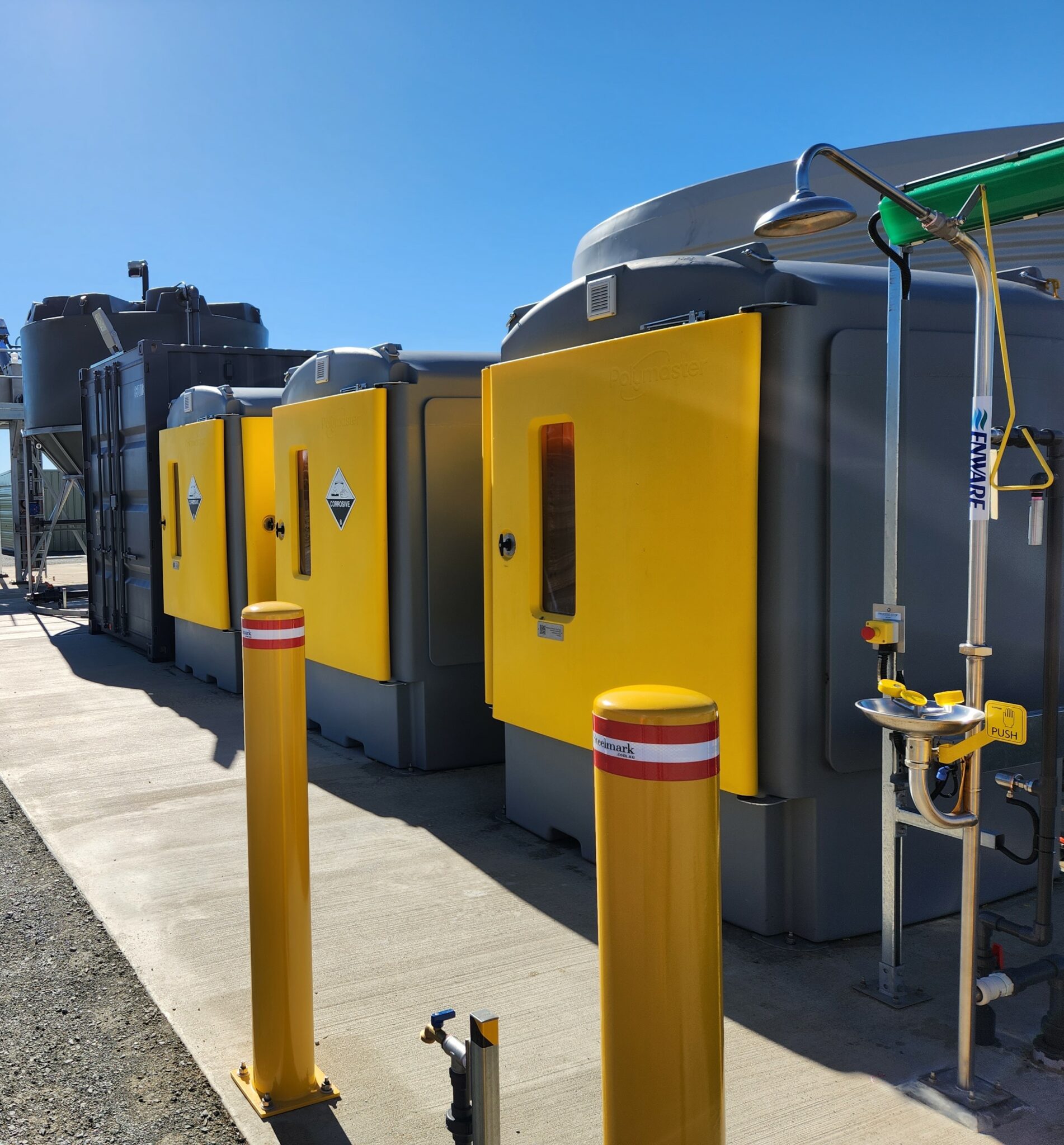 IBC Tanks | 1000-1500L Enclosed IBC Bund | Polymaster